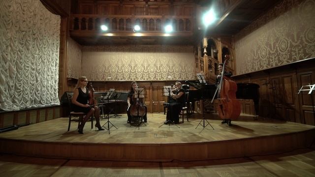 Дмитрий Жученко. 
«Пресветлая»