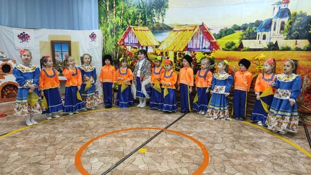 Песня "Едут, едут по Амуру наши казаки"