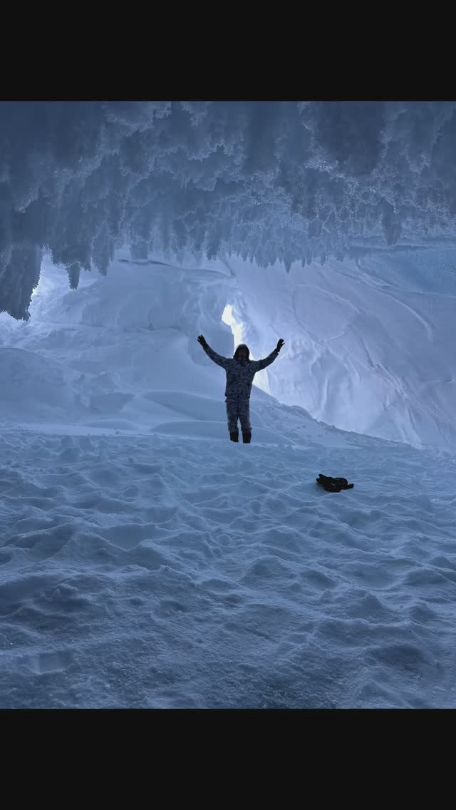 Уникальные кадры из арктической пещеры на Земле Франца-Иосифа