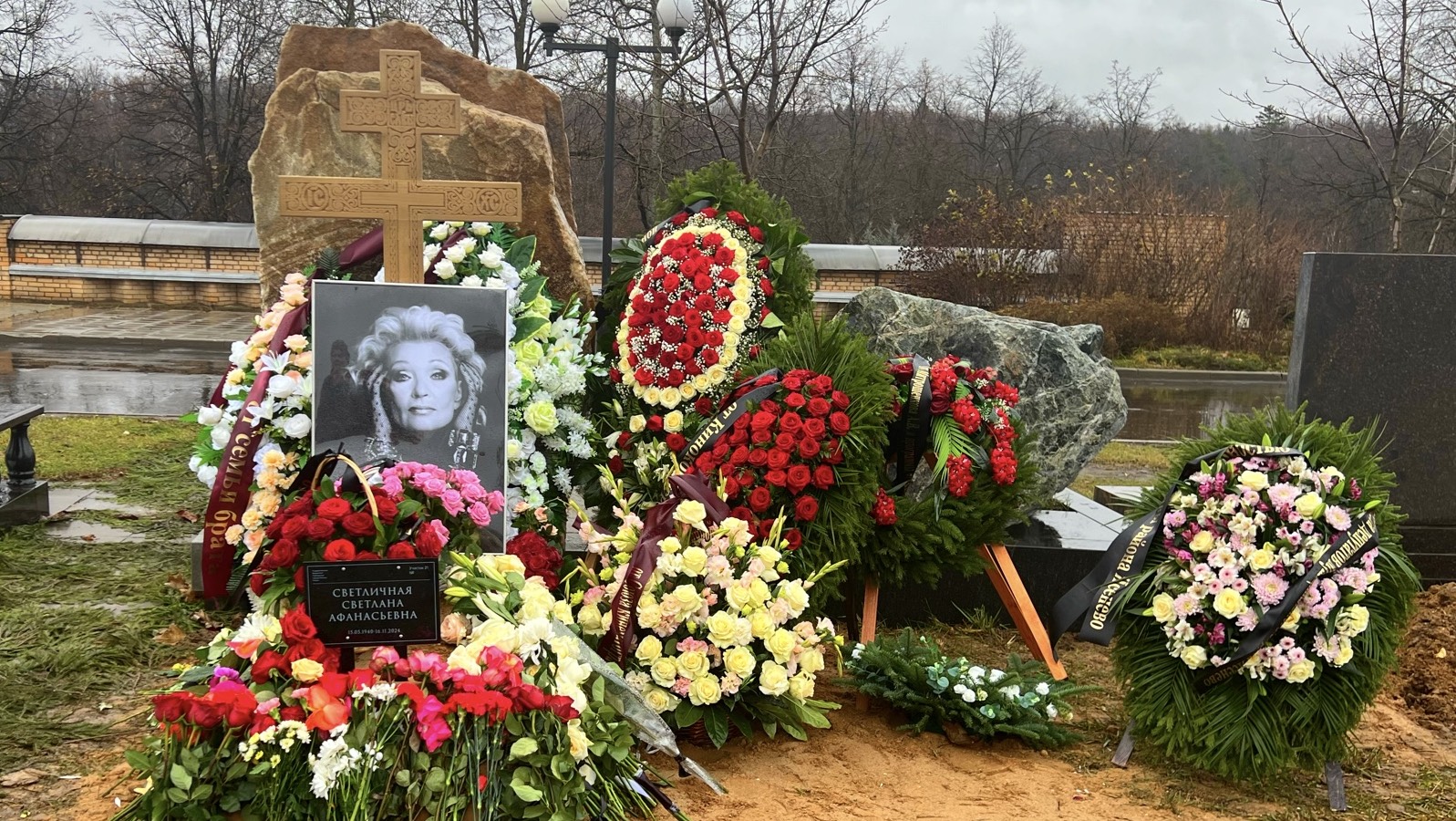 Могила Светланы Светличной // Москва, Троекуровское кладбище //