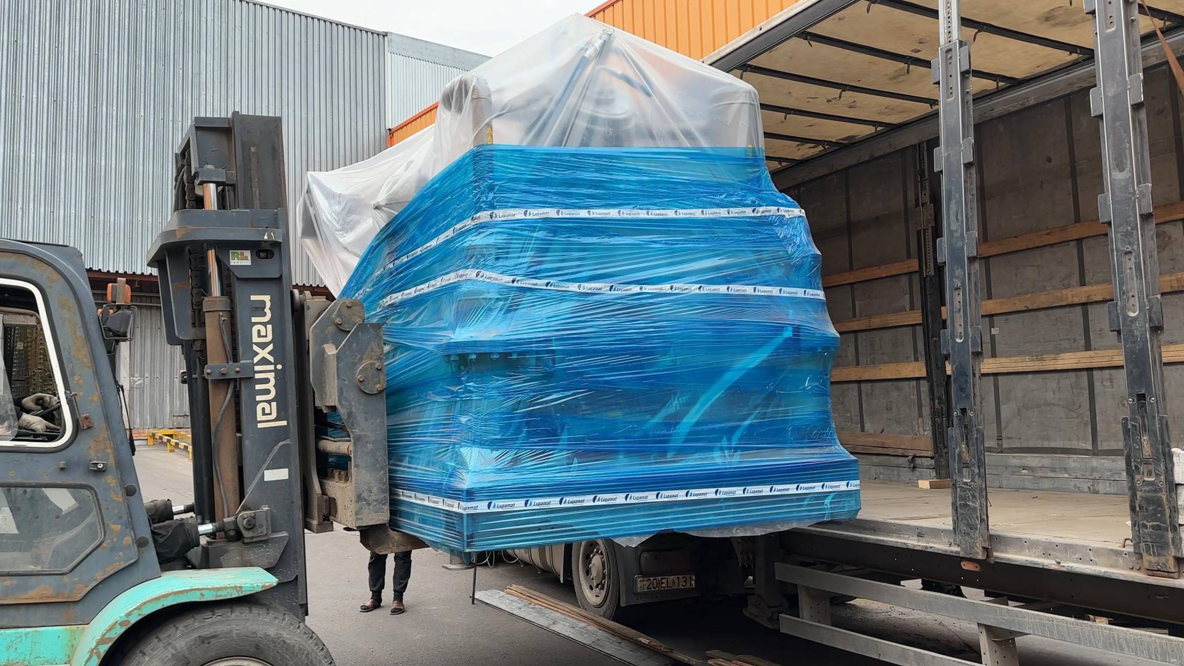 Компрессор 40 бар для выдува ПЭТ-тары LYPS 200/40 (VSD) Разгрузка у клиента