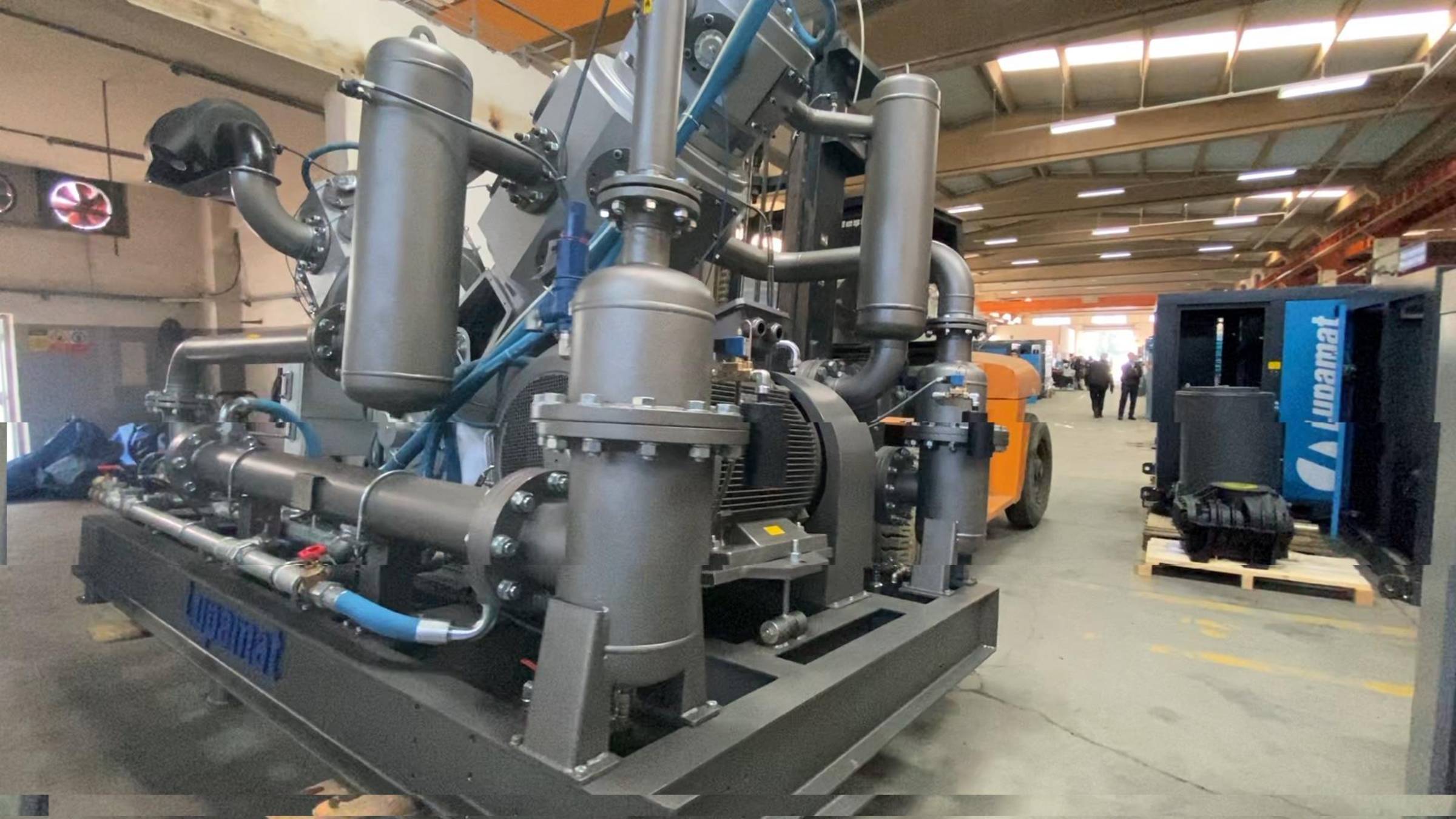 Компрессор 40 бар для выдува ПЭТ-тары LYPS 200/40 (VSD) Отгрузка с завода