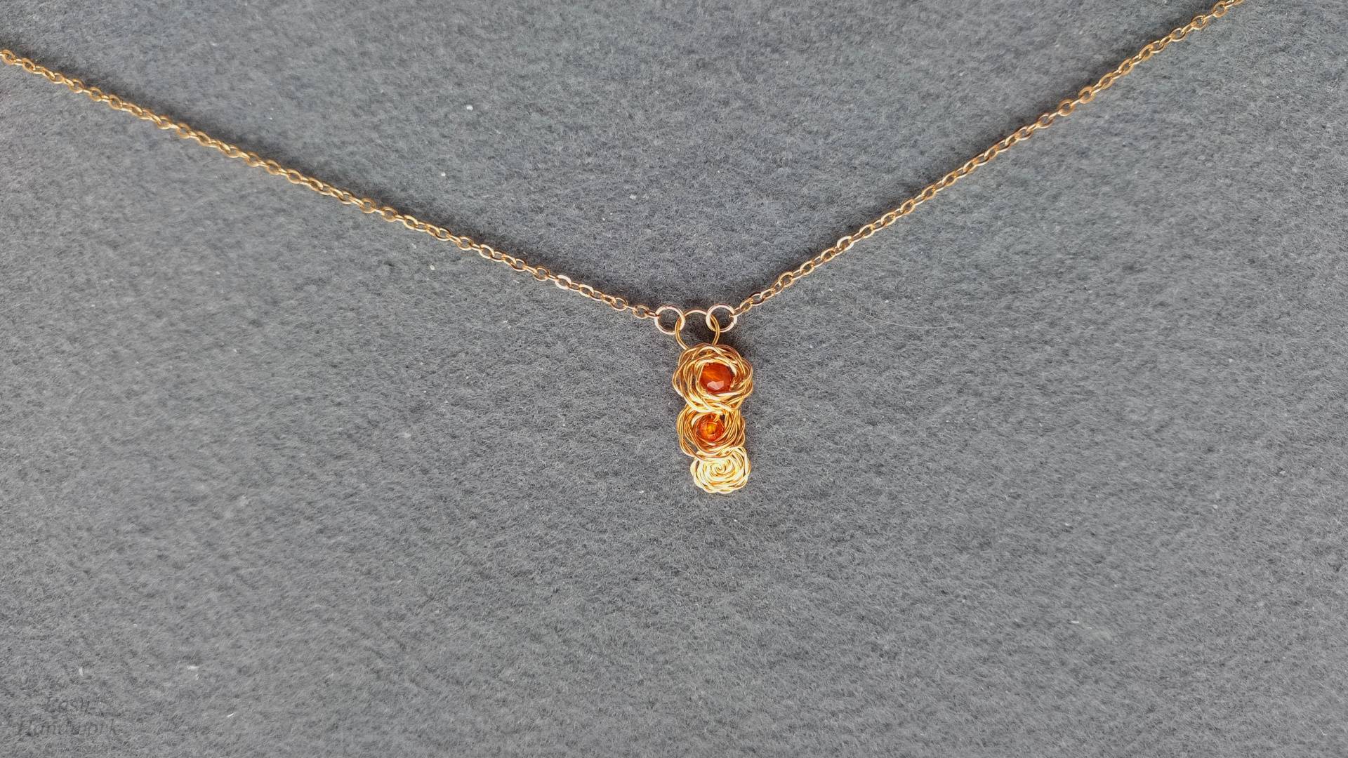 Кулон "Розы" из проволоки