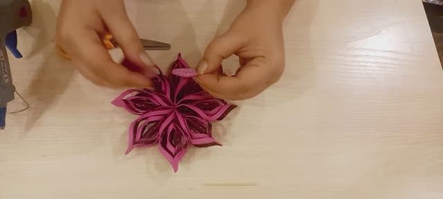 Объемная новогодняя снежинка из фоамирана своими руками. Мастер-класс по созданию снежинок