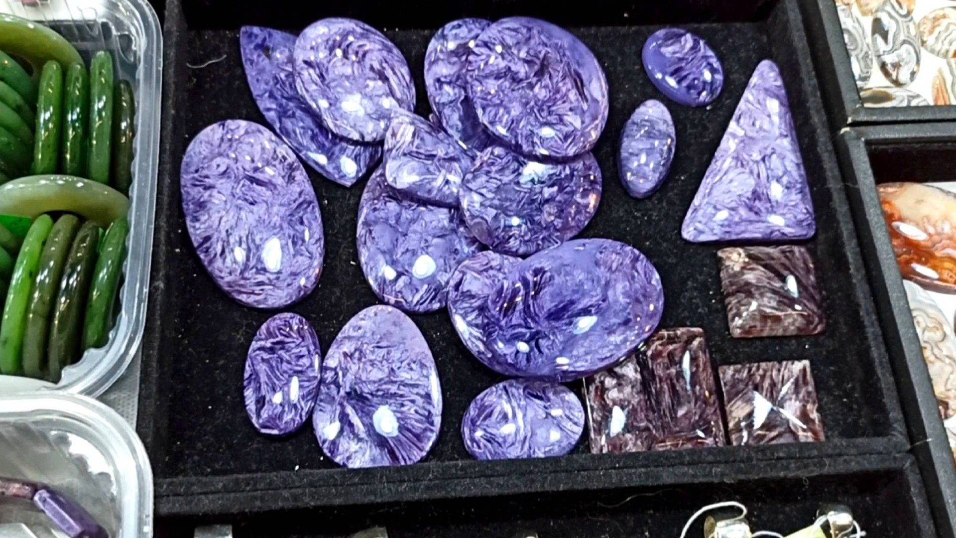 06.10.2024 Выставка Ищем радиоактивные камни Самоцветный развал, выставка- ярмарка Гемма