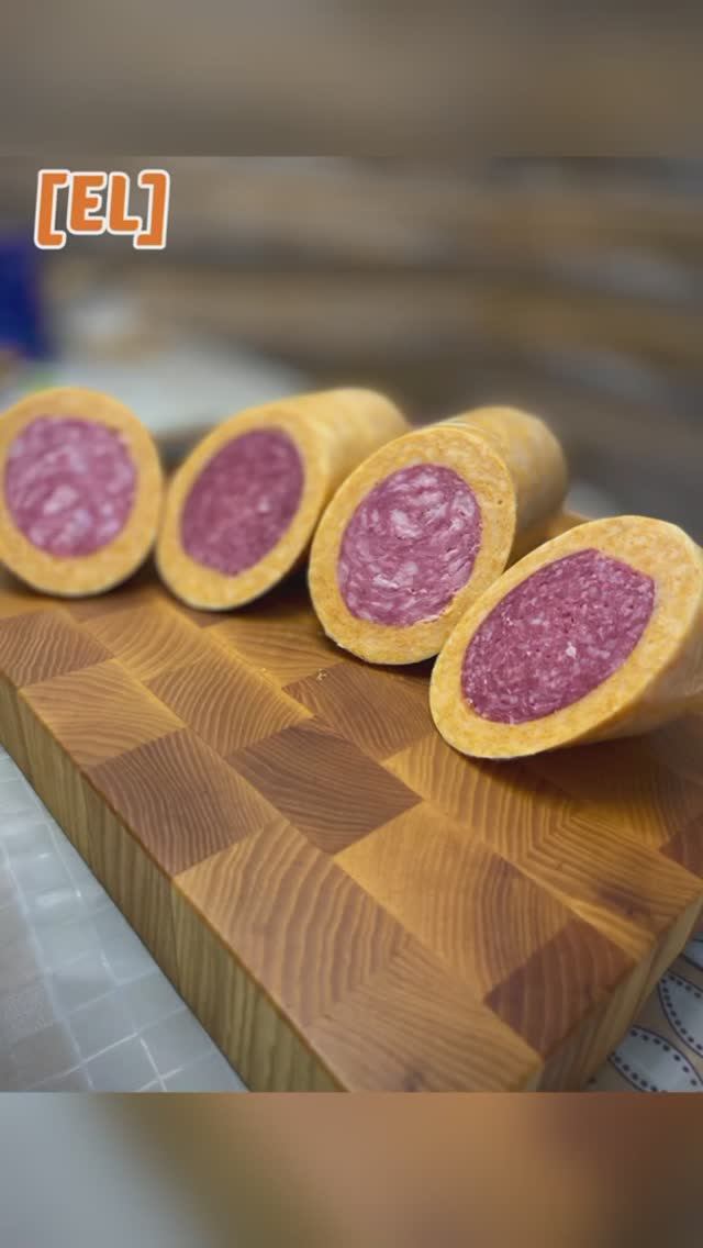 Колбаса в сырной рубашке  ???