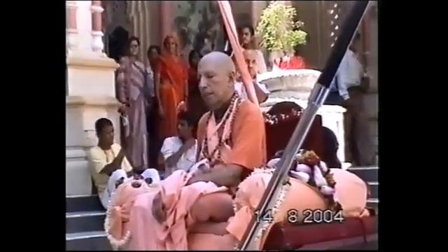 Инициация учеников России - 14 августа 2004 - Кришна-Баларам Мандир - Вриндаван