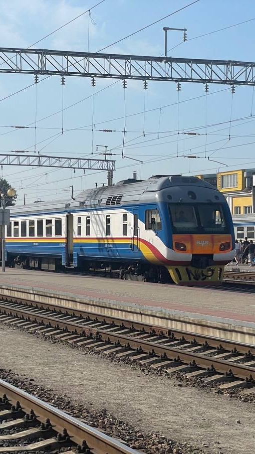 ДР1Б - 502 отправляется со станции Гомель.