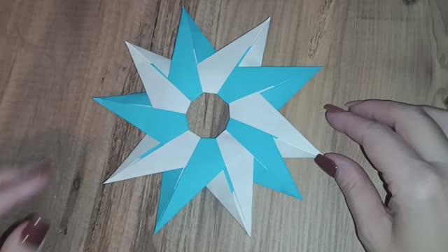 Оригами. Как сделать двухцветную звезду из бумаги своими руками. Поделки из бумаги