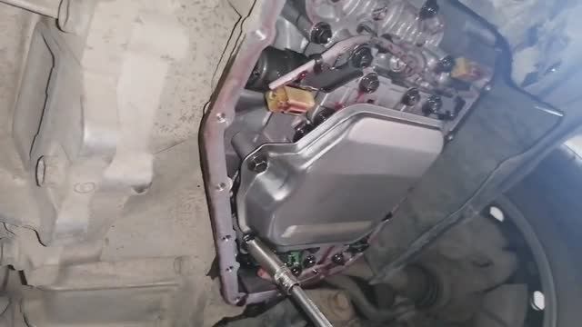 Toyota Ist 1nz-fe (ЗАМЕНА МАСЛА АКПП)...