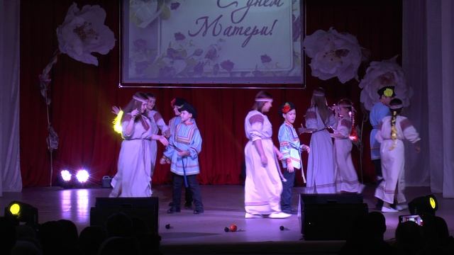 11 Ансамбль русской песни «Брусницы» - кадриль