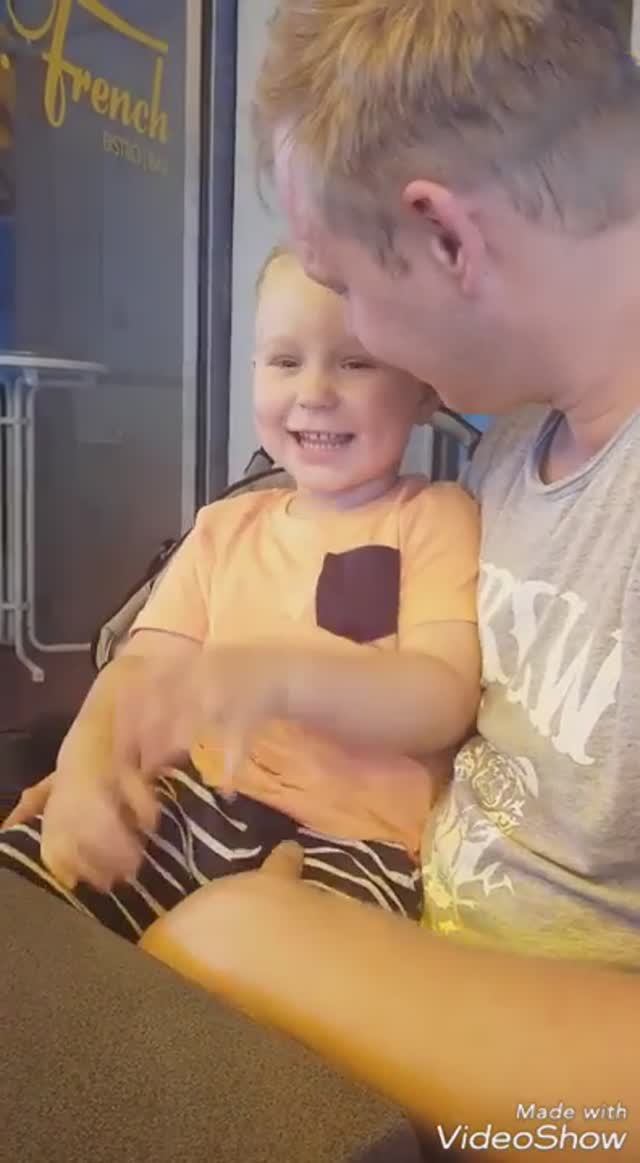 Музыкальный ребёнок. "Папа ! Я тебя люблю !"