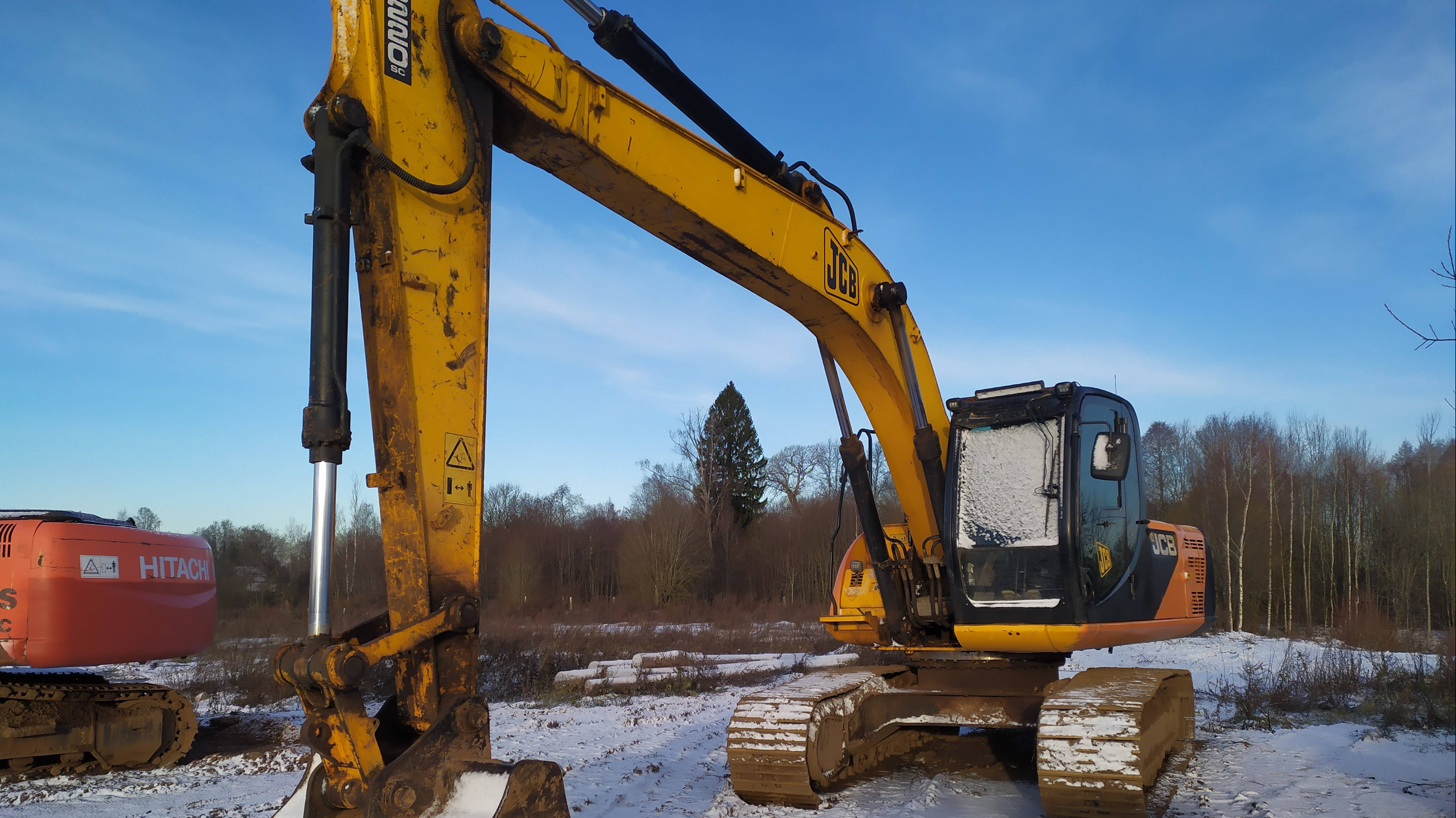 В продаже экскаватор гусеничный JCB JS220SC
Стоимость 3 900 000 рублей