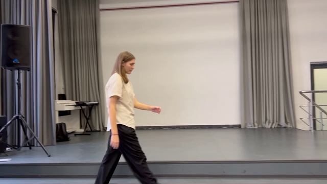 За кулисами