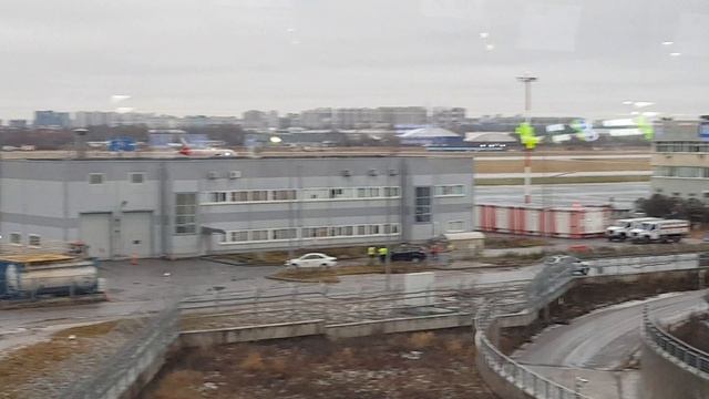 "Как провожают самолеты? Совсем не так, как поезда..."