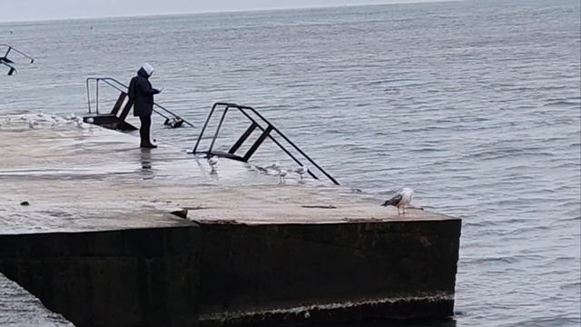 Холодина в Анапе и пустынная Набережная