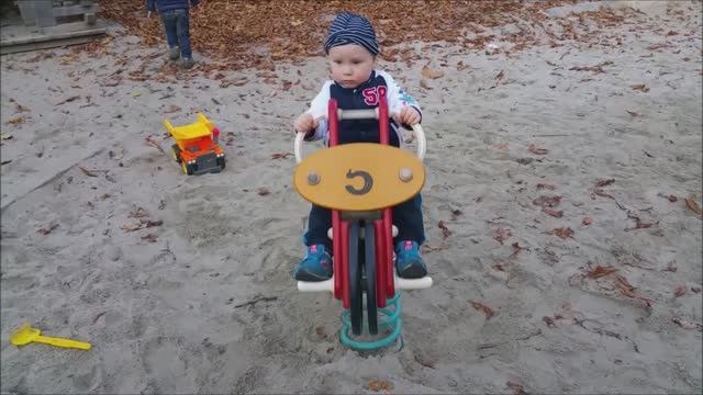 Энергичный ребёнок.