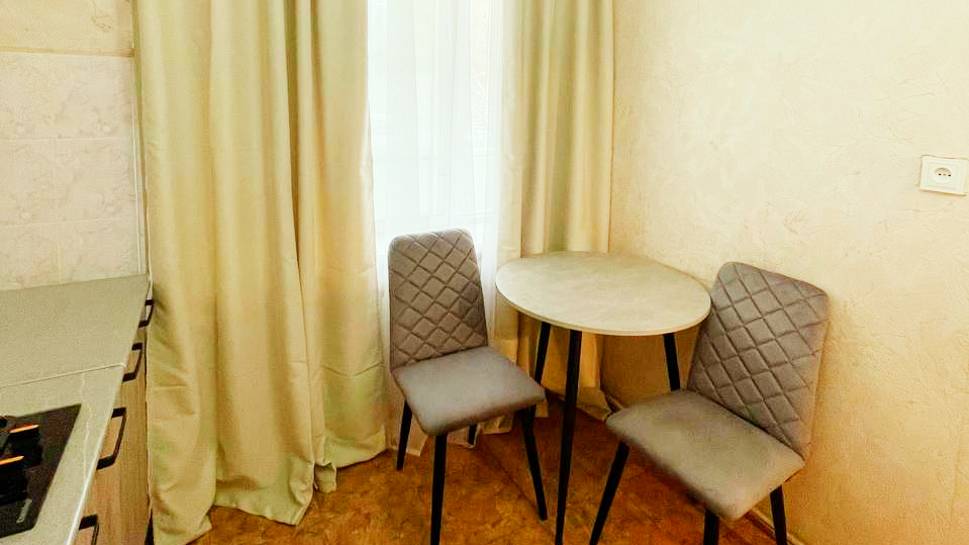 Цена квартира в Геленджике 7.9 млн.р.  Недорогая однокомнатная квартира на ул.Островского .