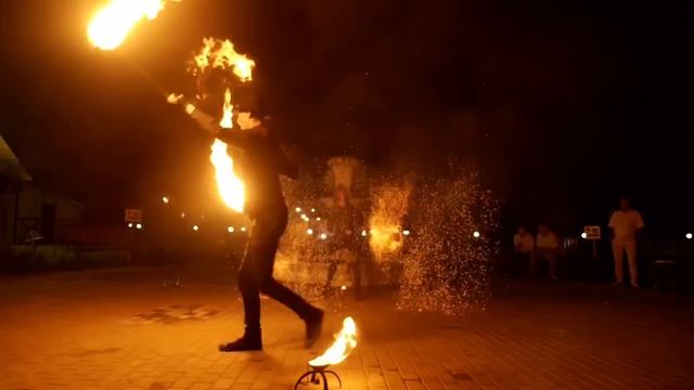 Огненное шоу в Солнечногрске - усадьба Толстяково