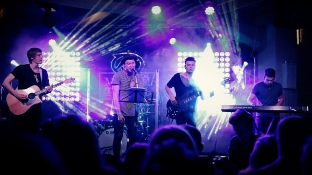 VANYN - Hollywood (live at the Мумий Тролль Music Bar)