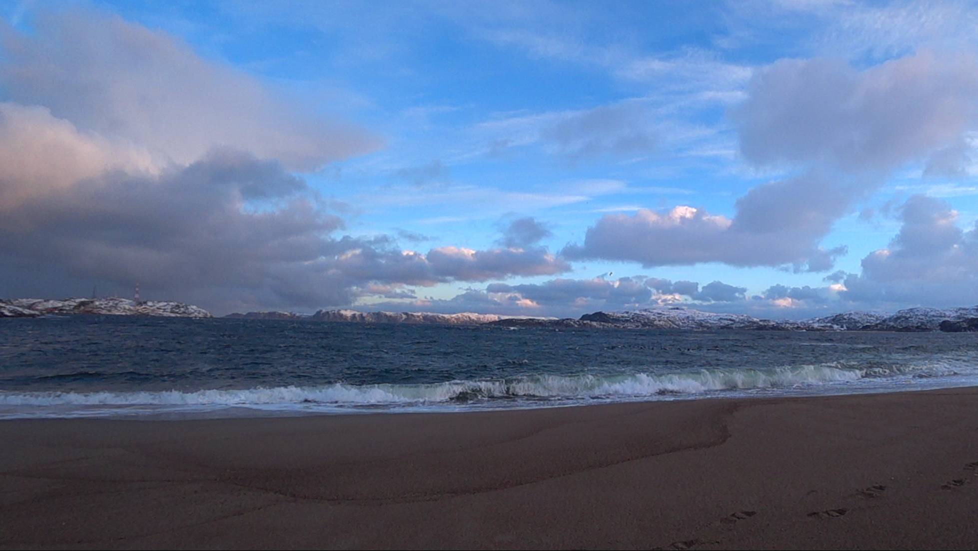 На краю земли. (Часть 1)
Бегущие по граблям!