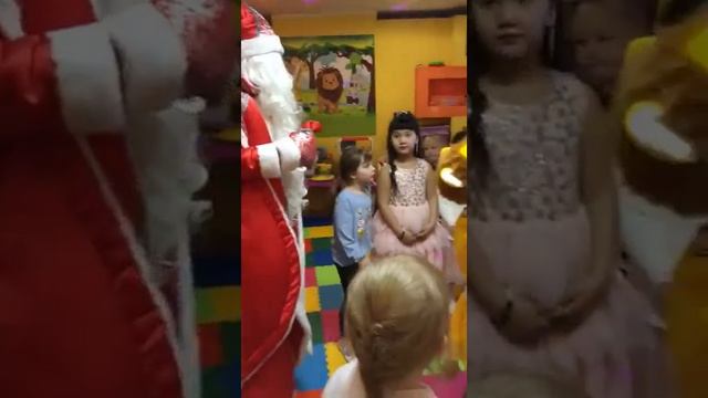 #Снегурочка ❄️ и #Дедмороз вспоминаем инструменты