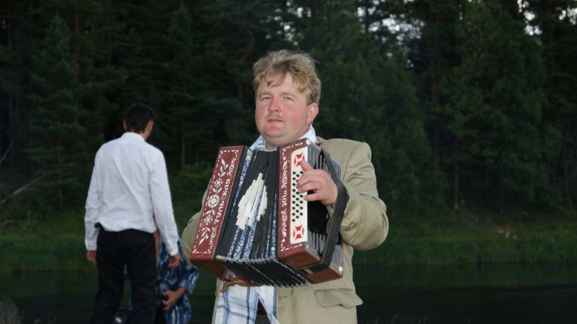 Песня "На тропе", поёт Николай Соловьёв