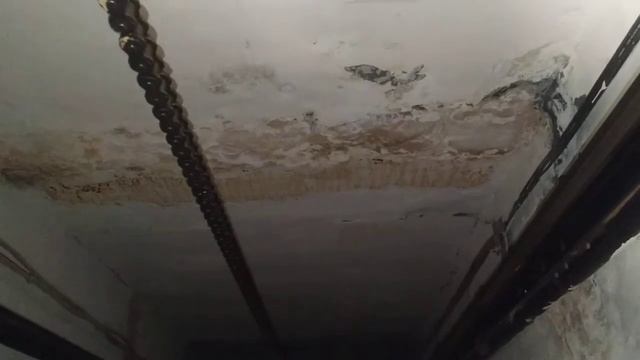 Удачная попытка посадить малый грузовой лифт с цепью на ловители