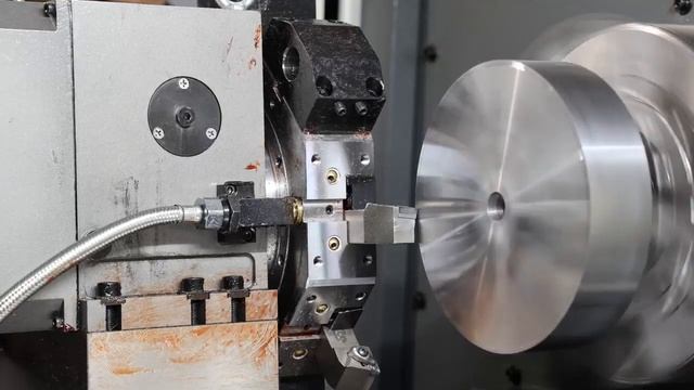 MetalTec NEXT 50x1000 - токарный станок с горизонтальной станиной  с ЧПУ