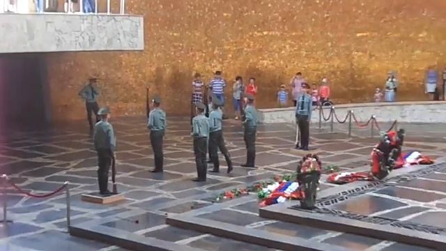 Смена  почетного караула#Волгоград#МамаевКурган#ЗалВоинскойСлавы