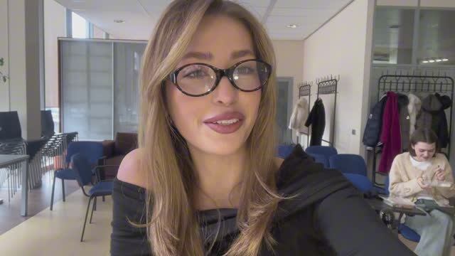 Полина Воробьёва (1998)