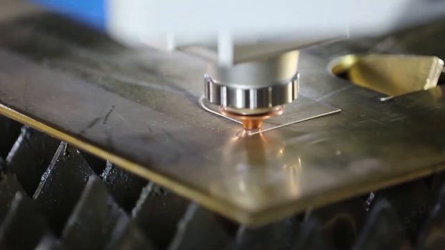 Senfeng SF3015GS/Волоконный лазерный станок для резки металлов