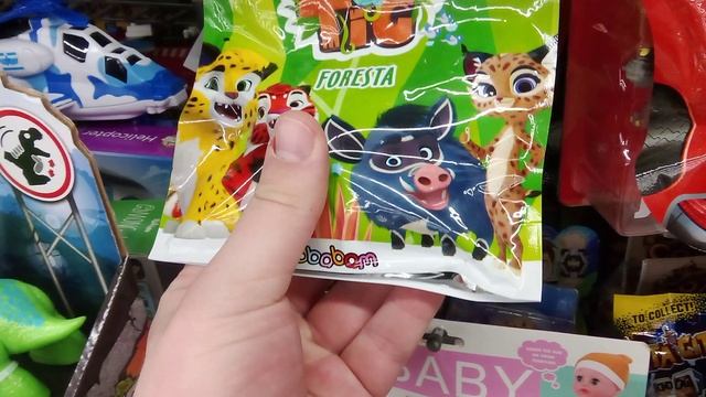 Большой выбор игрушек в магазине Фамилия. Игрушек здесь навалом.