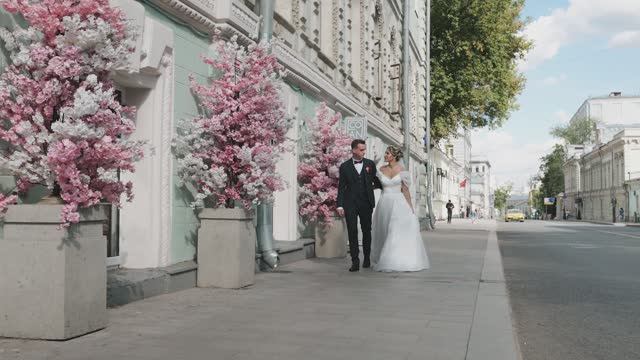 Свадебный клип: дворец бракосочетания №3, прогулка и банкет — Илья и Юлия