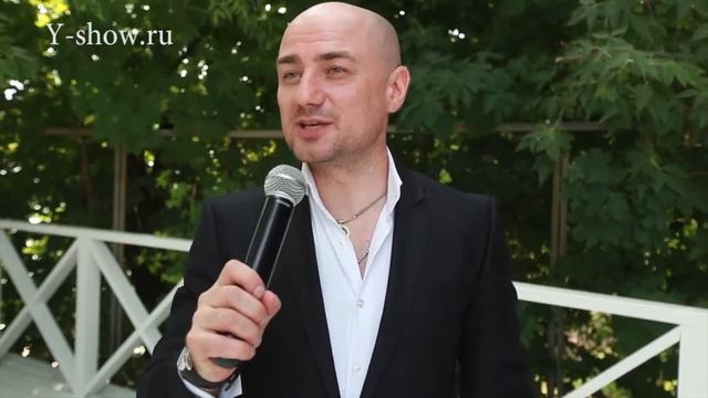 Выпускной вечер МГУ, Интервью подставы. Ведущий - Юрий Белоусов-Котов