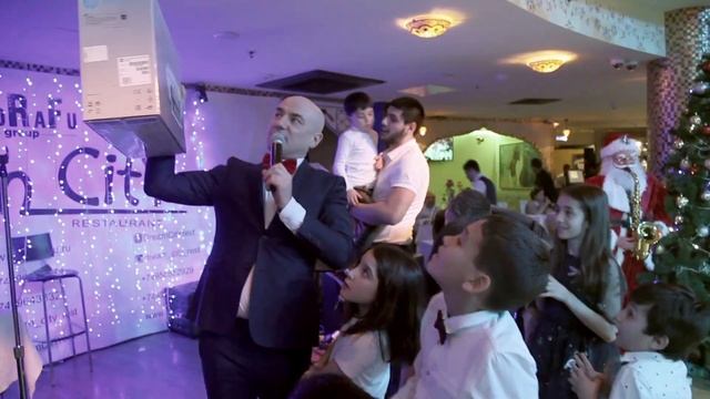 Ведущий на Новый год Москва Юрий Белоусов шоумен конкурс