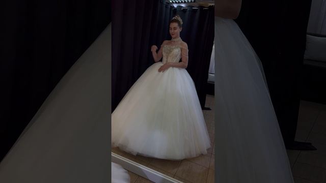 Свадебное платье с вышитым корсетом Луна