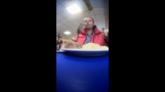 Степь да степь кругом путь далёк лежит, еду срочно в город, столовая