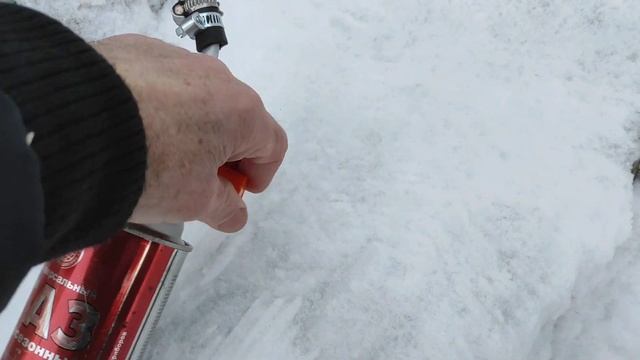 как просто заправить газовый туристический балончик для горелки.