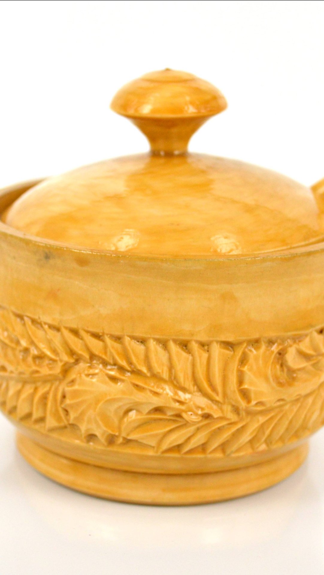 Деревянная резная солонка