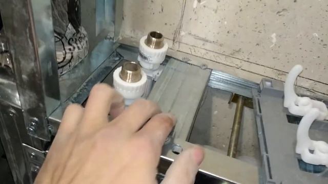 Процесс ремонта в туалете. (4 серия)