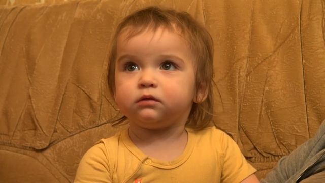 2013 Дашка смотрит любимый мультик про Винни Пуха