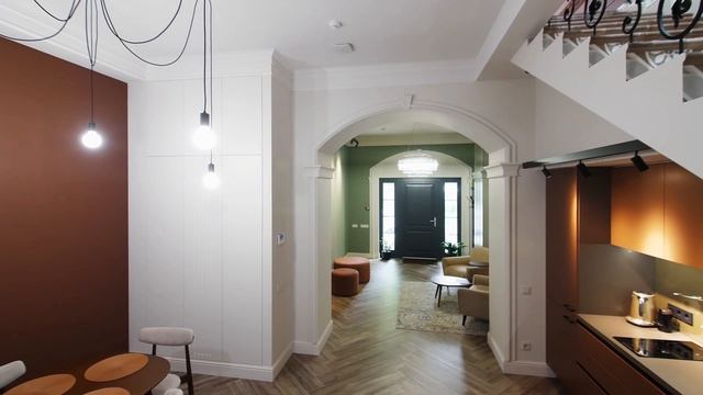 Проект интерьера от дизайнера Евгении Ермак украшен лепным декором и краской из нашего ассортимента