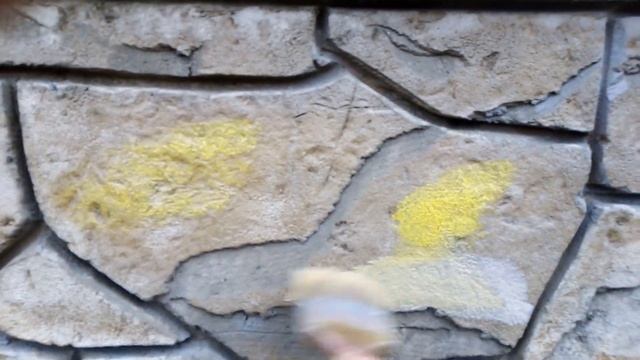 Процесс покраски цоколя