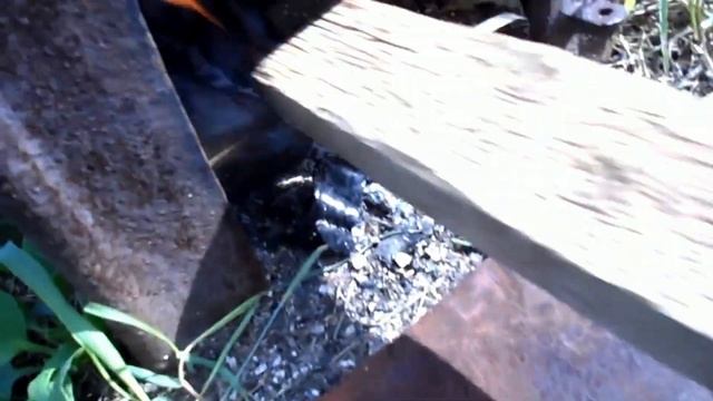 Крутим крутим заливаем, пьем чай, топим печь на улице, жарим сосиски