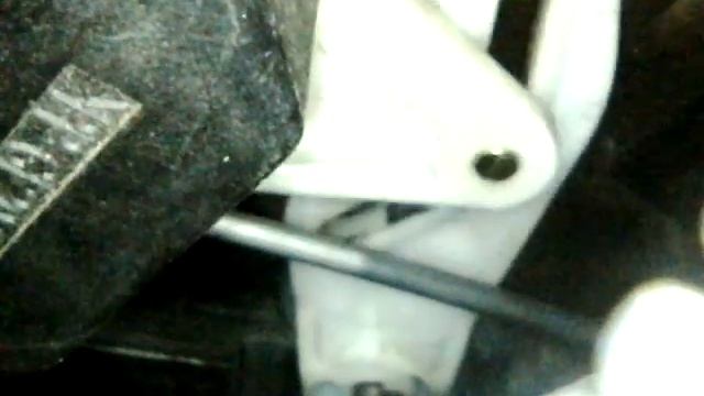 Honda Accord CF9. Привод тросика печки и заслонок смесителя с правильно одетым коромыслом смесителя.