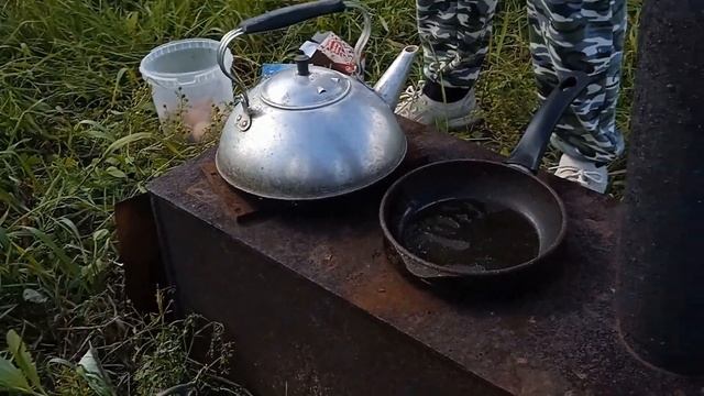 Жарим яйца на уличной печке, перекус на природе, пьём чай с конфетами, Мокпан, Мугбанг