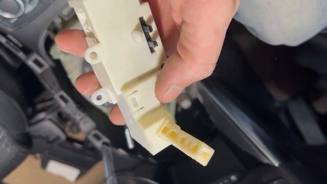 Не выключается магнитола Mazda CX-5