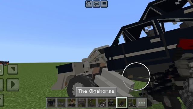 Мод на Майнкрафт 1.21.20 машины из безумнаво Макса и мотоциклы