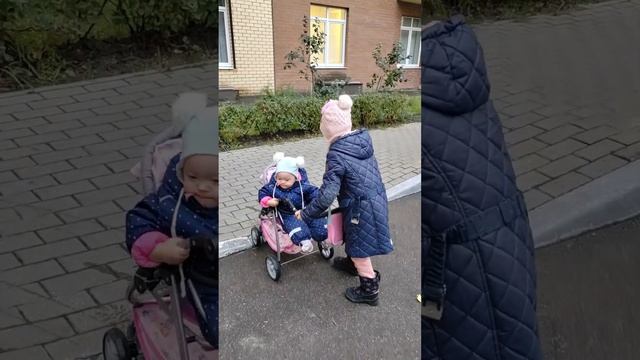 #супернастуся #солнечныймалыш #синдромдауна #downsyndrome #ксюшкапушка #двесестры #детигуляютсами